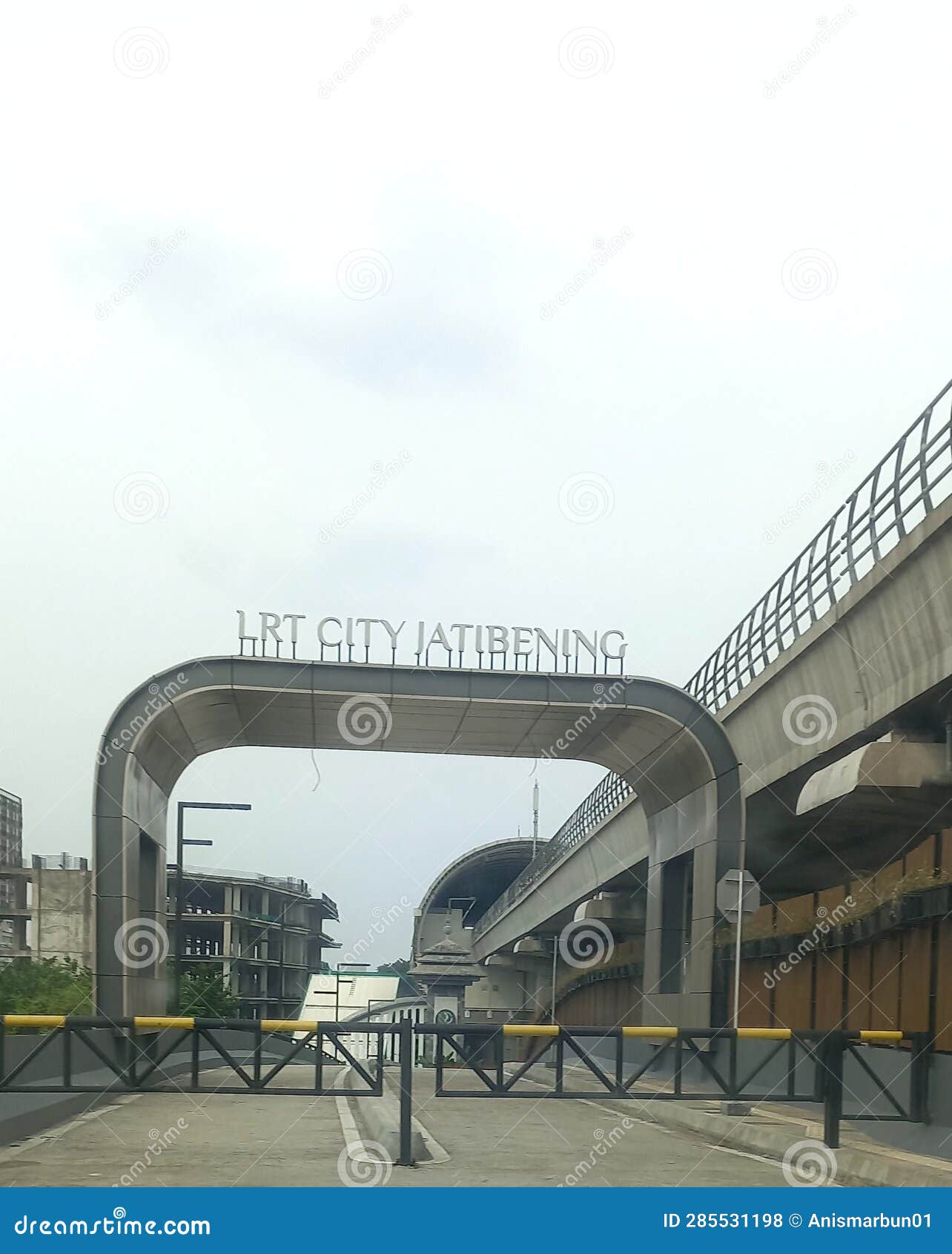 Train Gate Bridge Gateway Lightrail Editorial Stock Photo - Image of ...