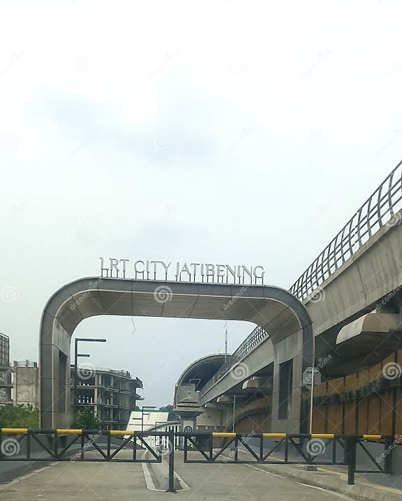 Train Gate Bridge Gateway Lightrail Editorial Stock Photo - Image of ...