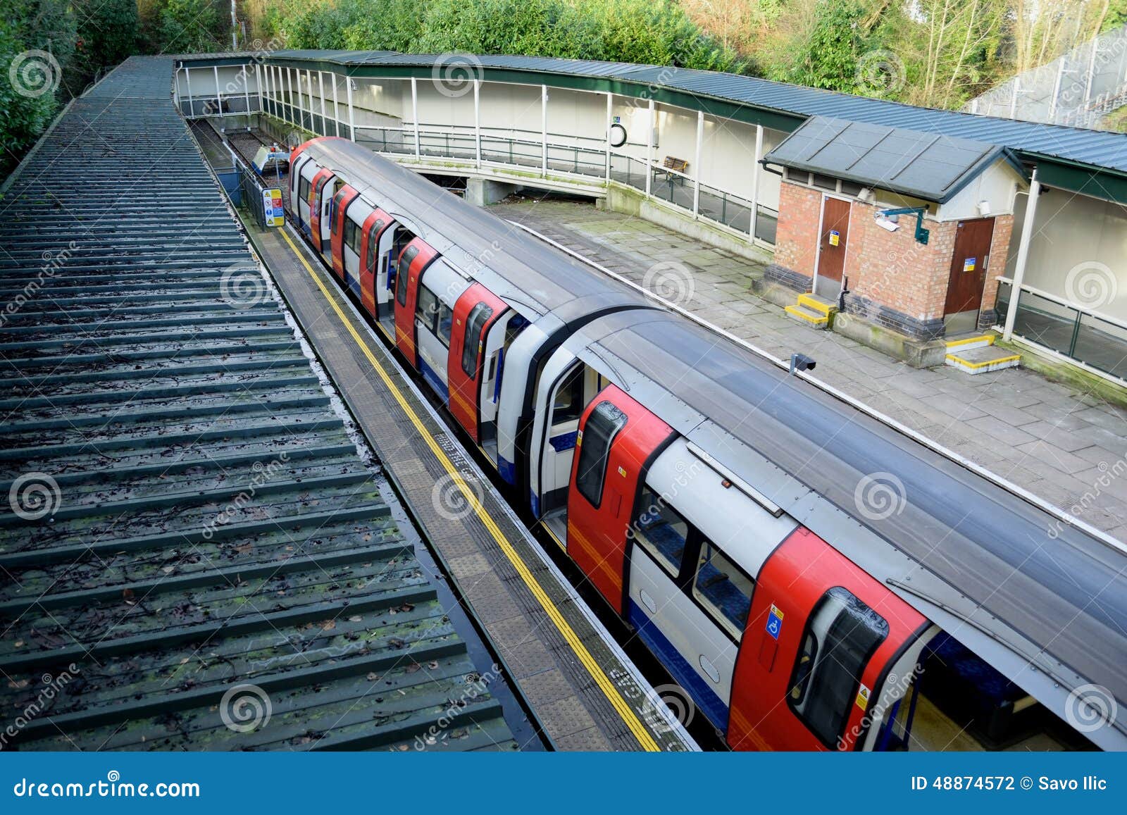 Barnet High Barnet Station Stock Photos - Free & Royalty-Free Stock ...