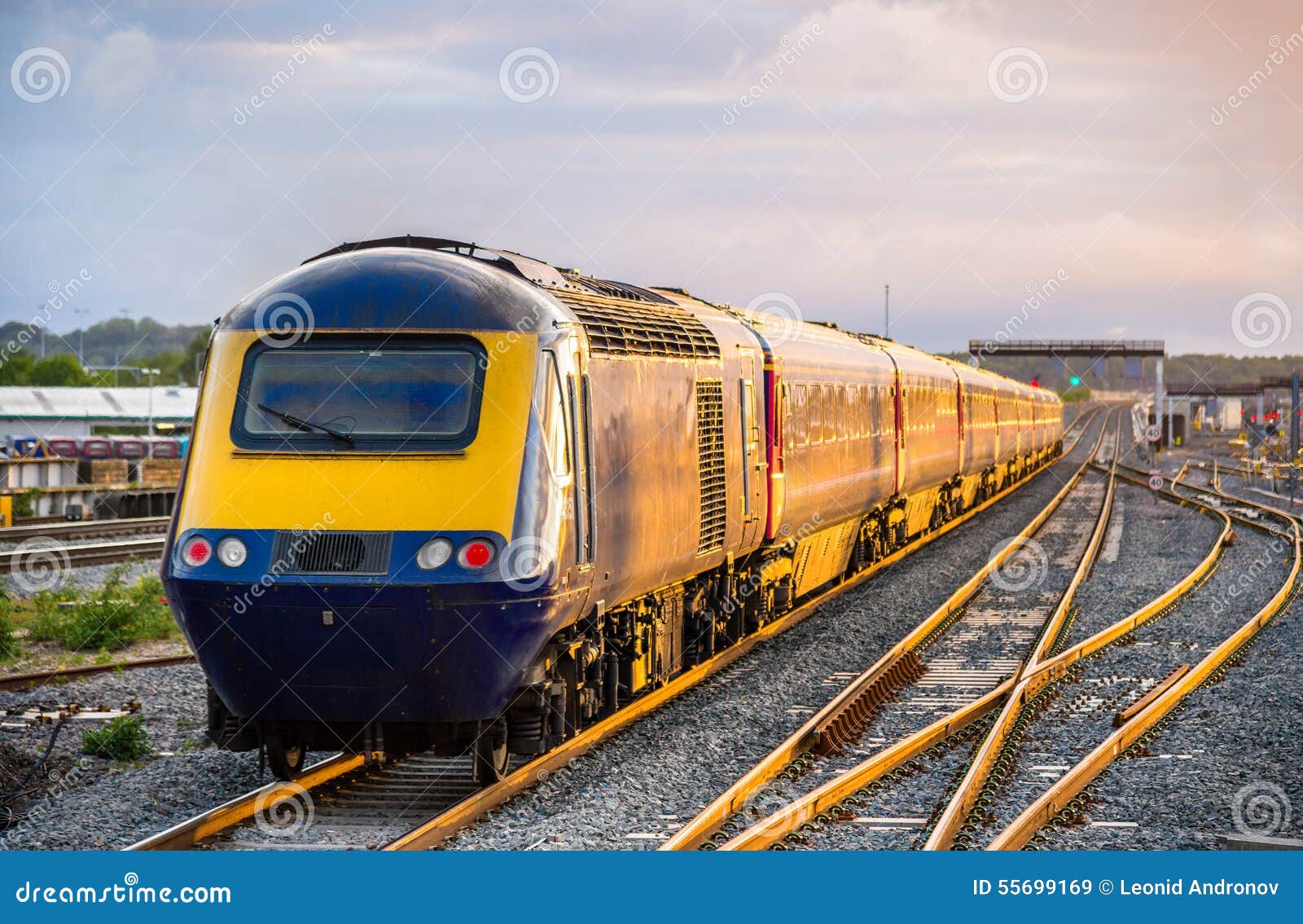 Train Leaving Reading Station in England Stock Image - Image of ...
