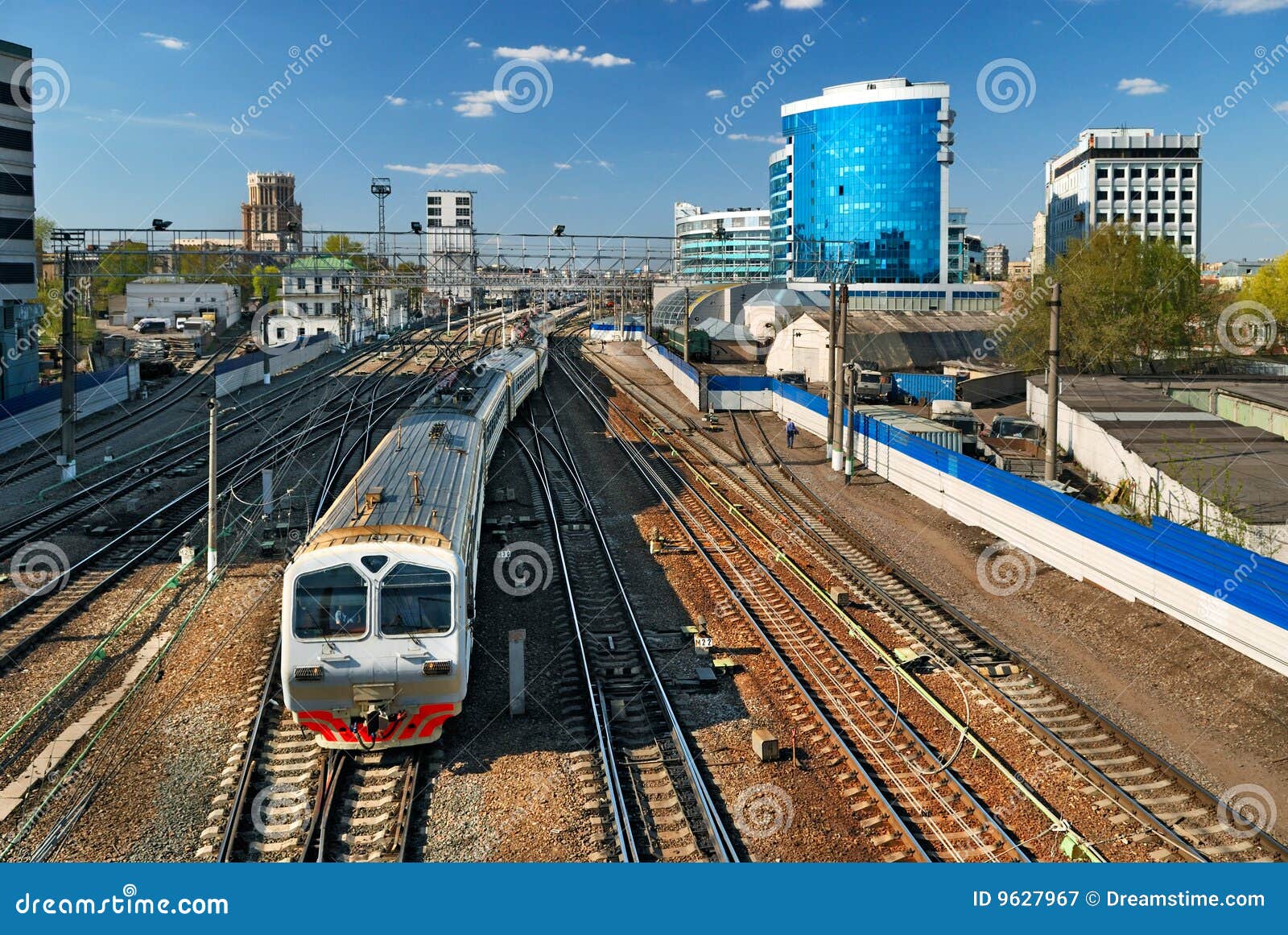 Train leaving the station stock image. Image of architecture - 9627967