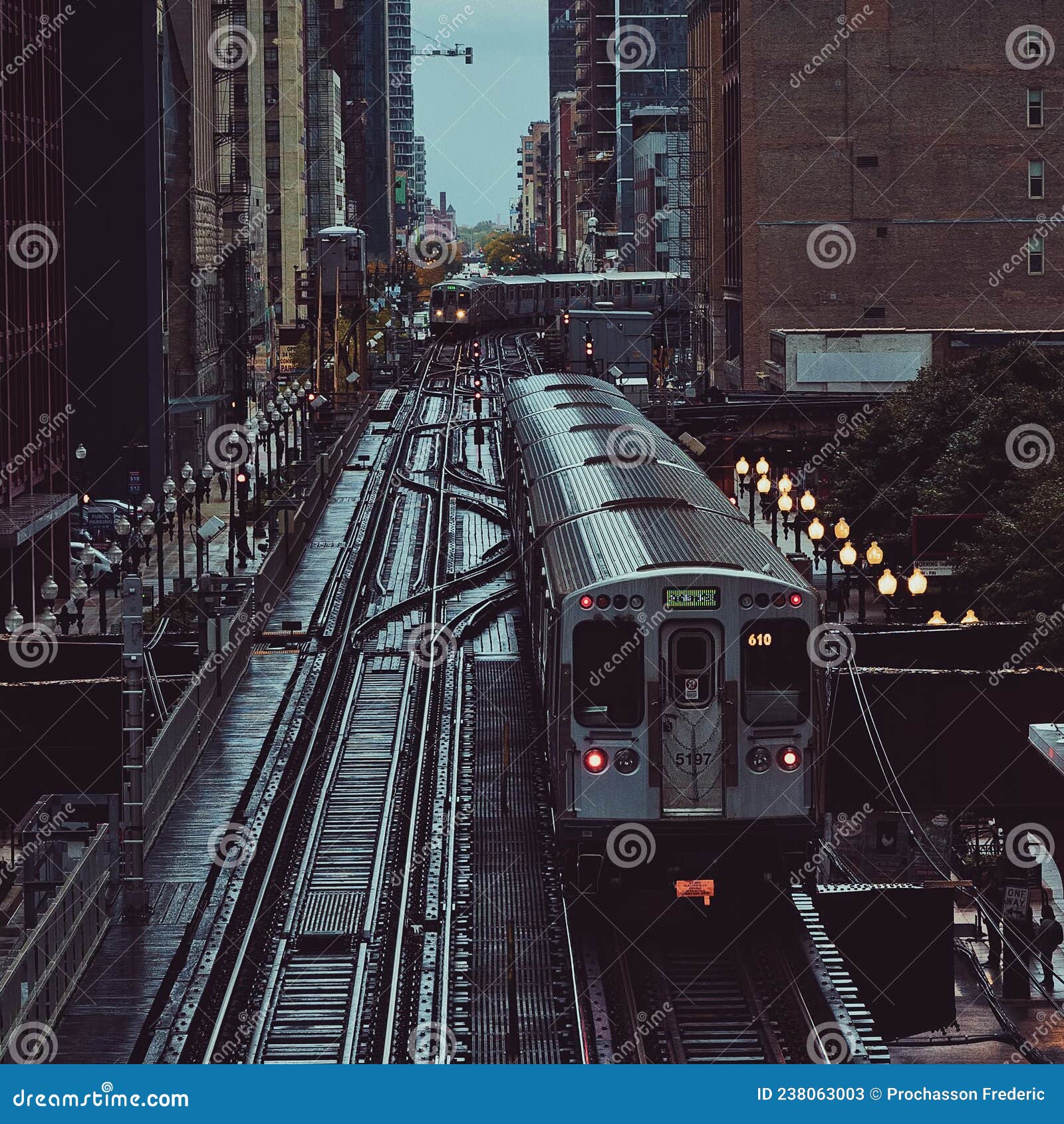 Train Line Towards Chicago Loop Editorial Stock Photo - Image of ...