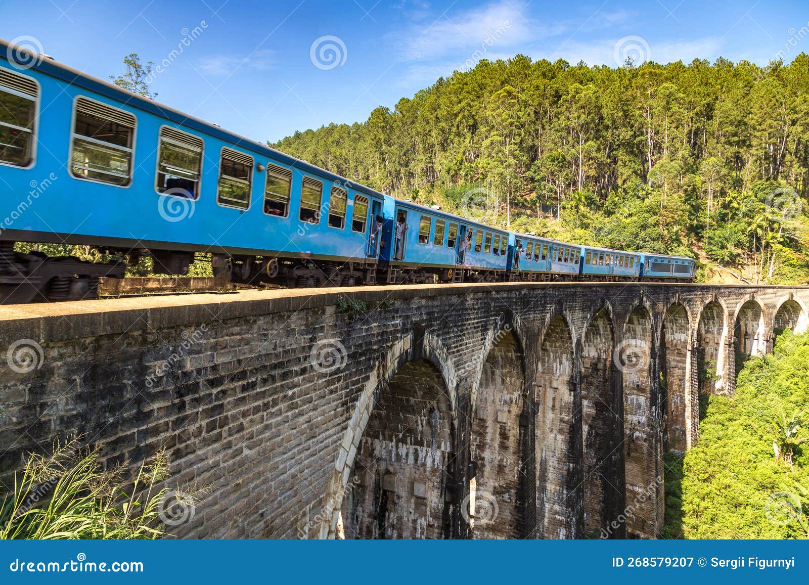 Train at Nine Arch Bridge, Sri Lanka Stock Image - Image of ancient ...