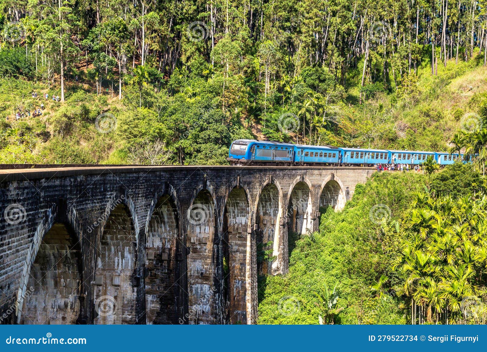 Train at Nine Arch Bridge, Sri Lanka Stock Photo - Image of nine ...