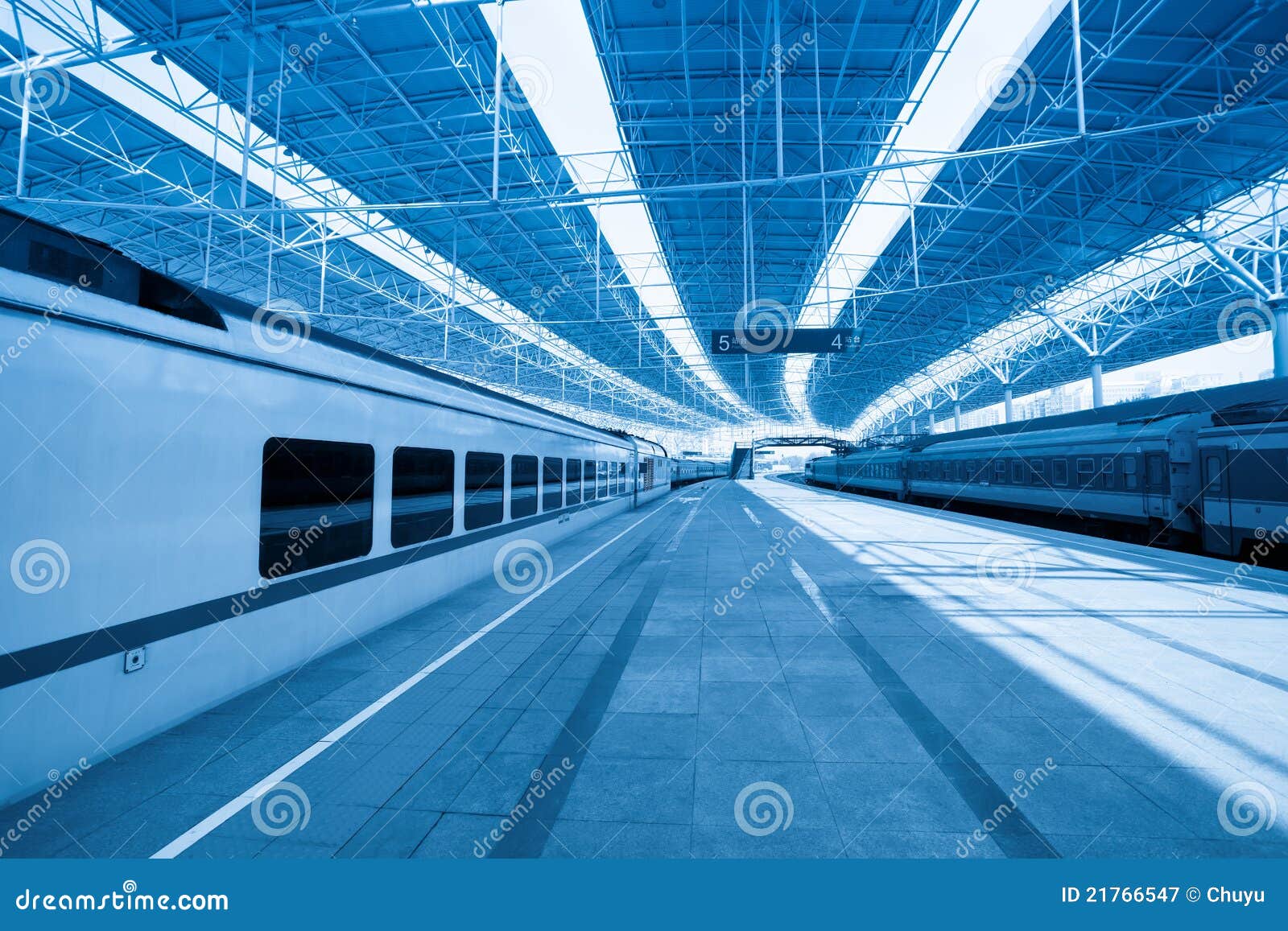 Train platform stock image. Image of fast, lifestyle - 21766547