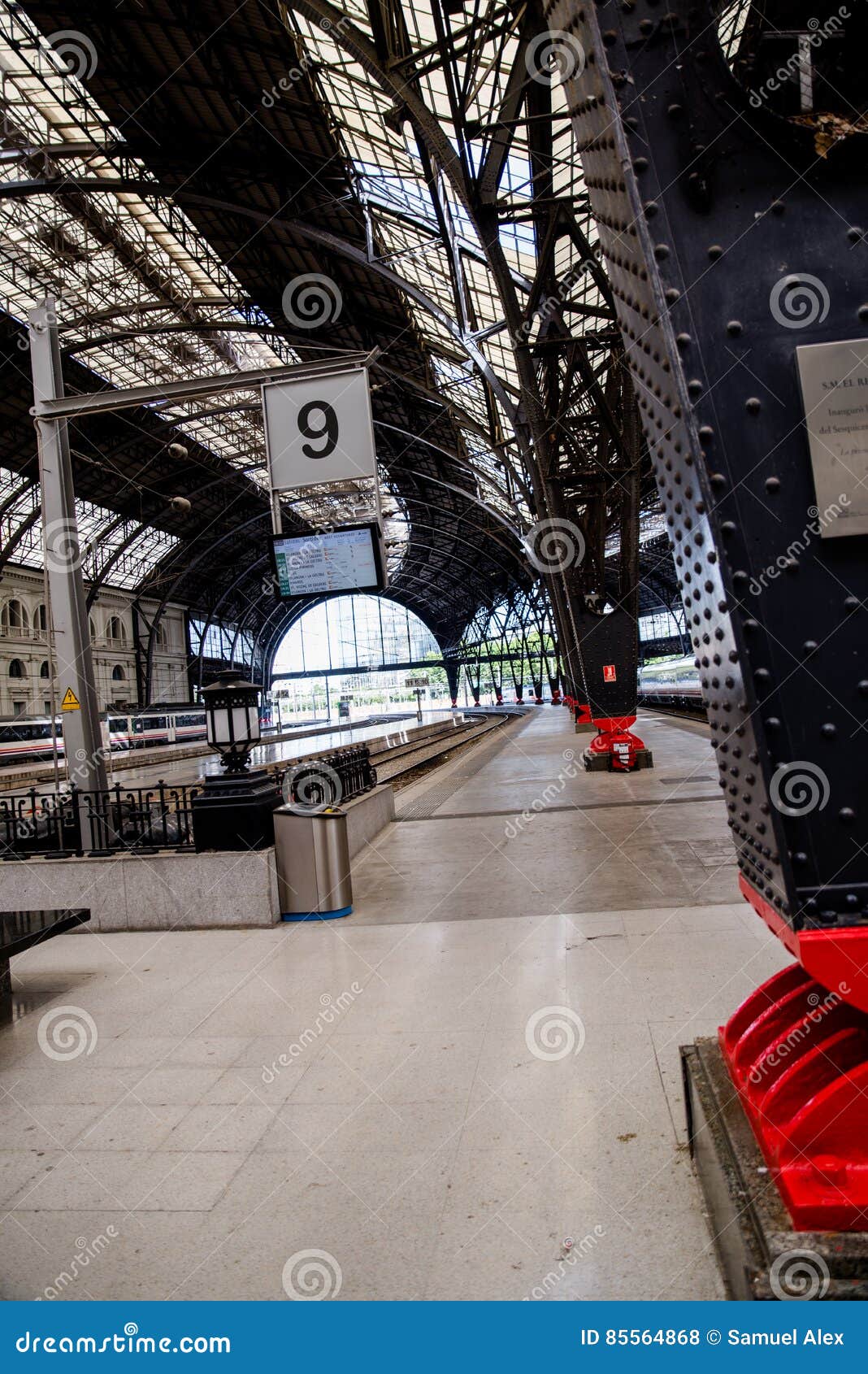 A train platform editorial stock photo. Image of platform - 85564868