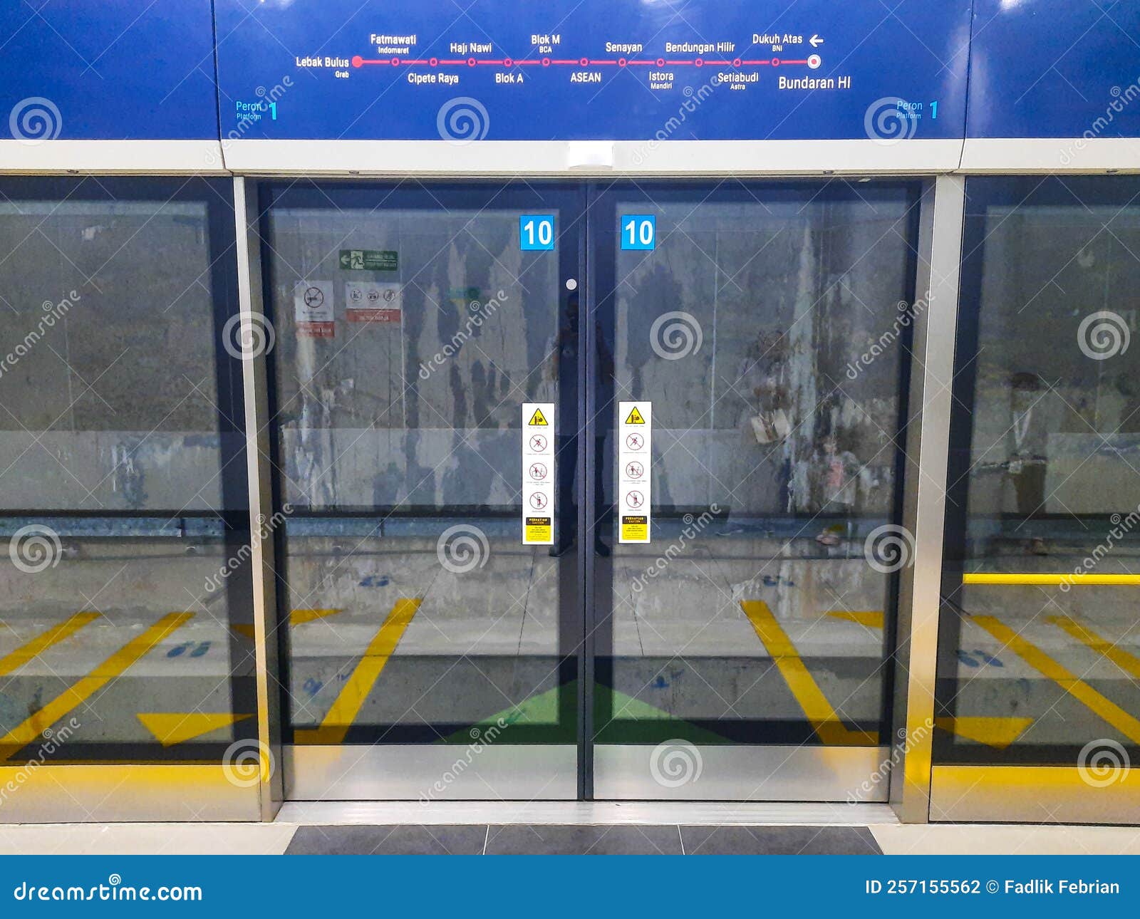 Train Platform Screen Doors in the Underground Mass Rapid Transit ...