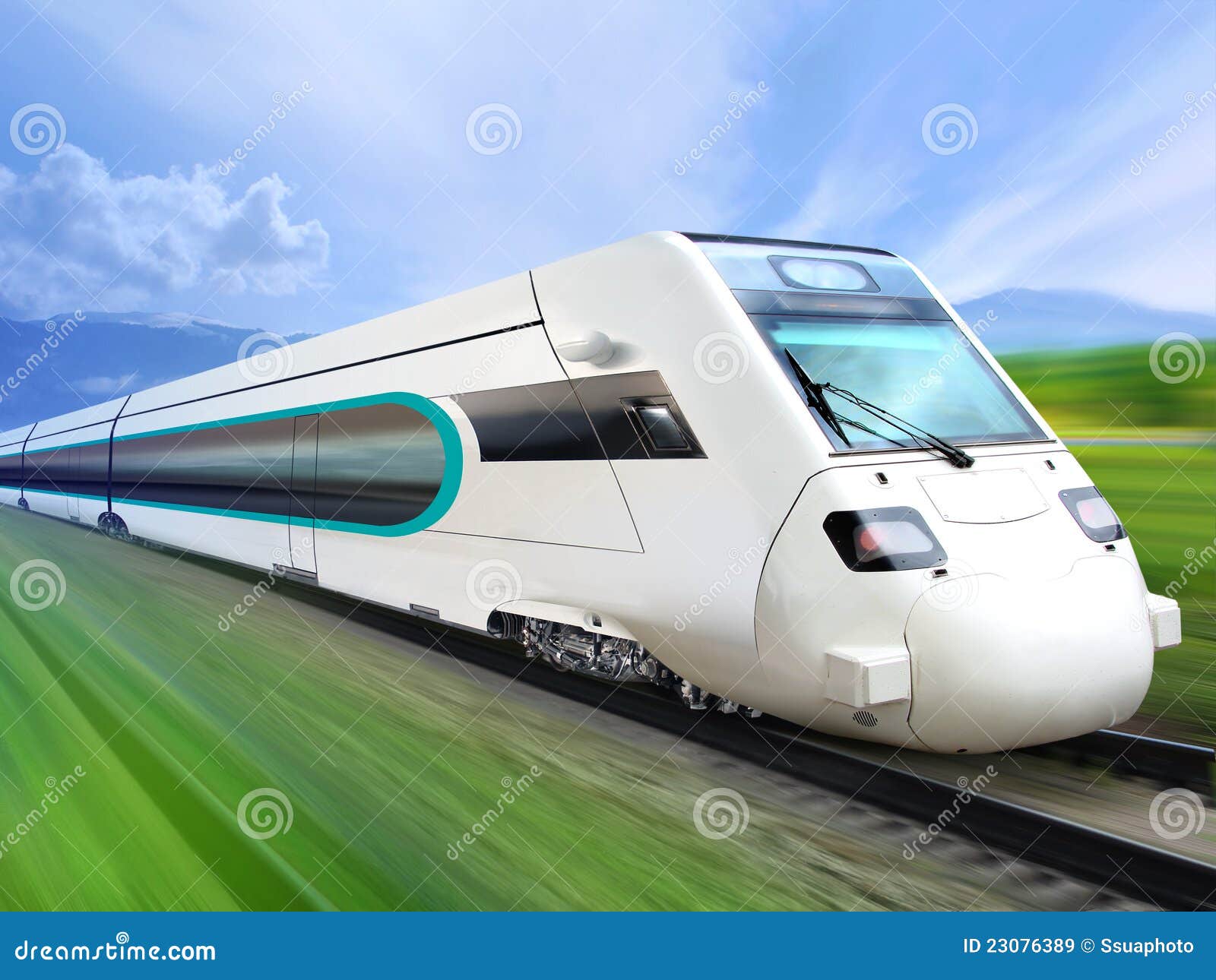 Train Profilé Superbe Sur Le Longeron Image stock - Image du ...