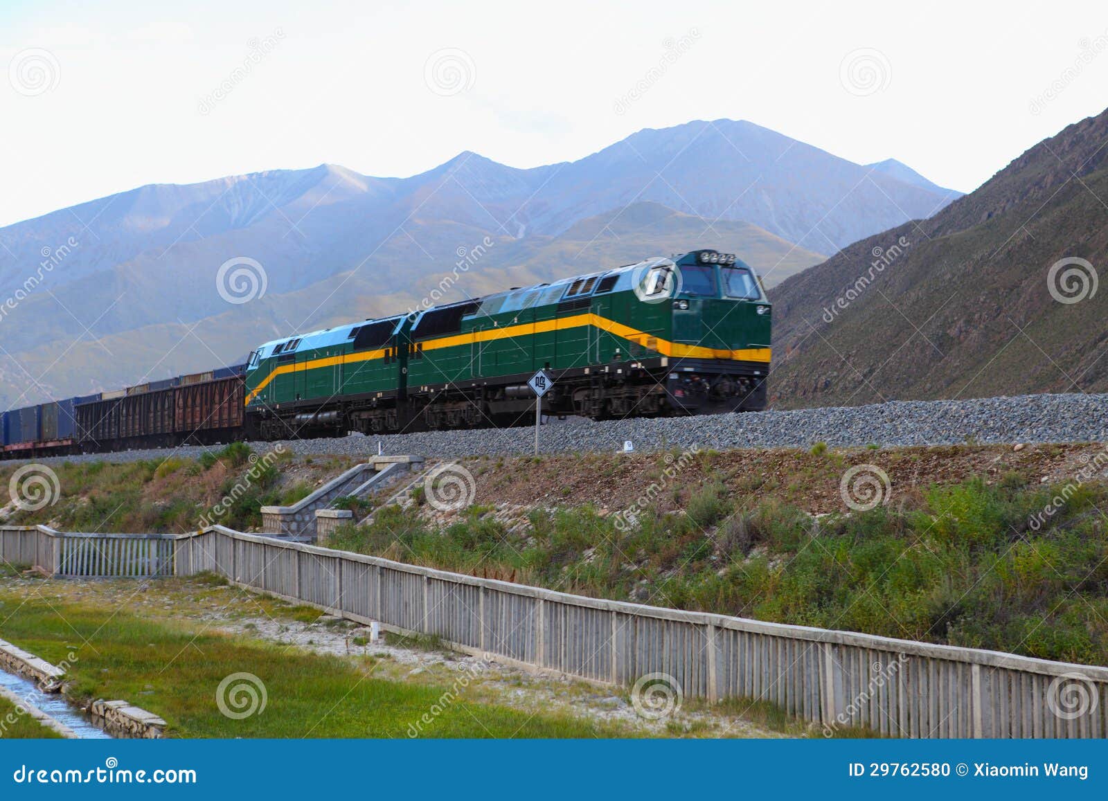 Qinghai-Tibet Railway stock photo. Image of road, mountain - 29762580