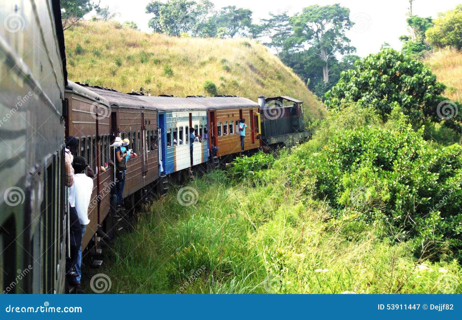 Train Ride in Central Sri Lanka Editorial Photography - Image of ...