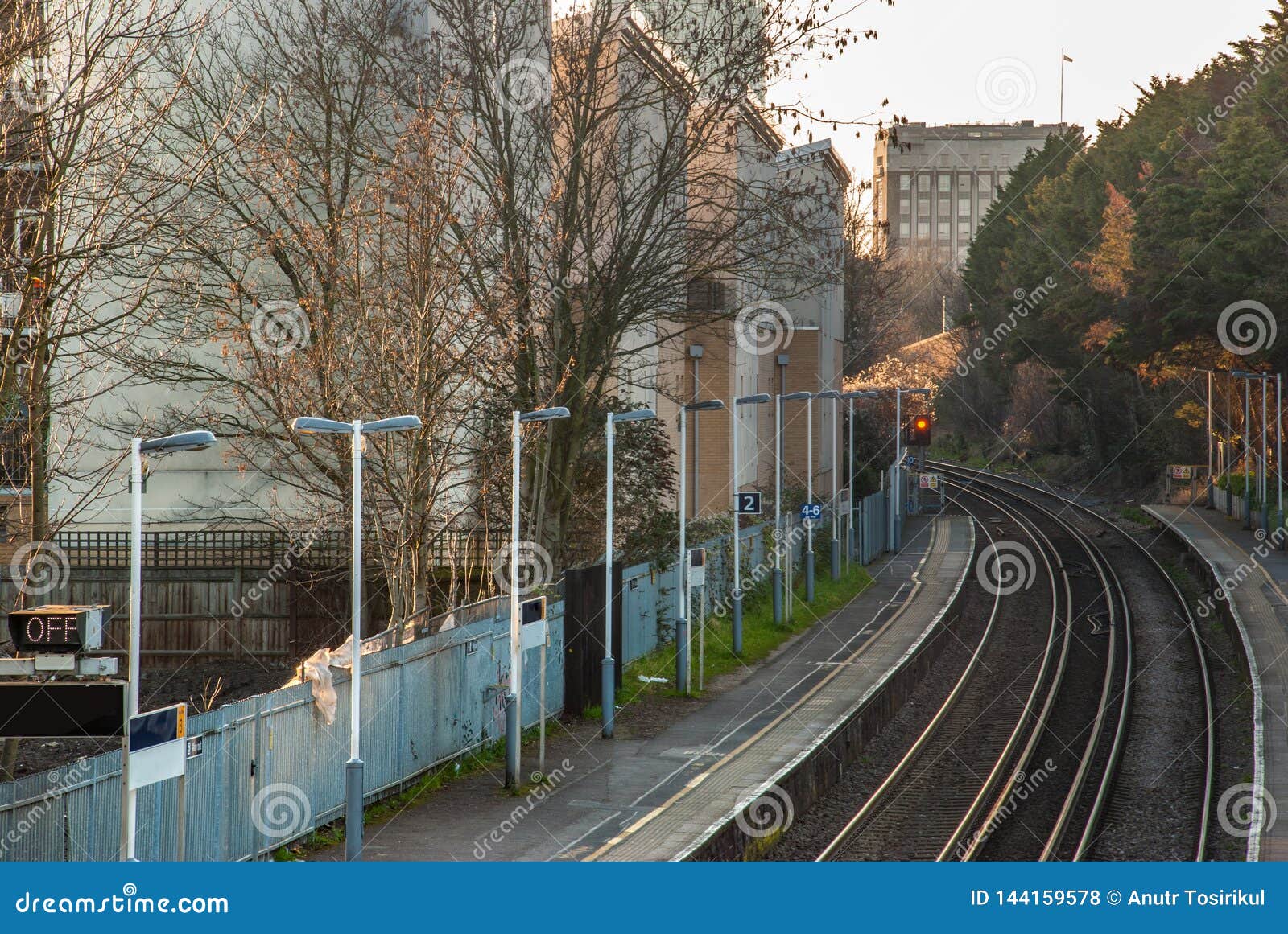 Train Route in Kew Bridge Station Stock Photo - Image of urban, railway ...
