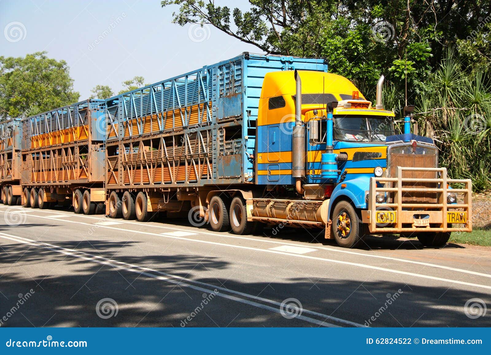 Train routier photographie éditorial. Image du piloter - 62824522