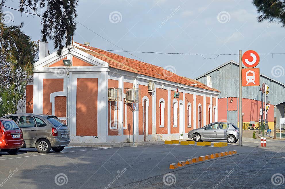 Train Station Building editorial photography. Image of train - 47290962