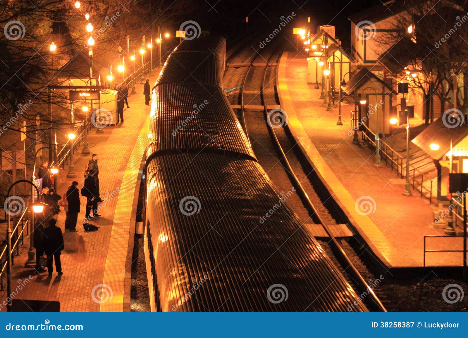 Train Station Night editorial photography. Image of classic - 38258387