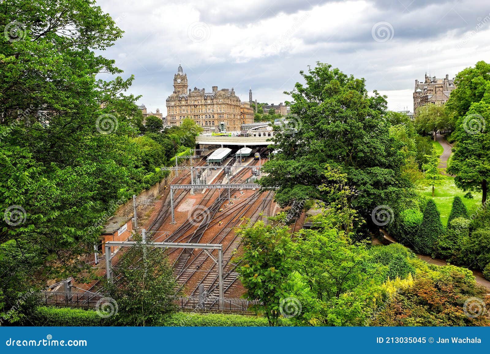 Train station at Edinburgh stock image. Image of edinburgh - 213035045