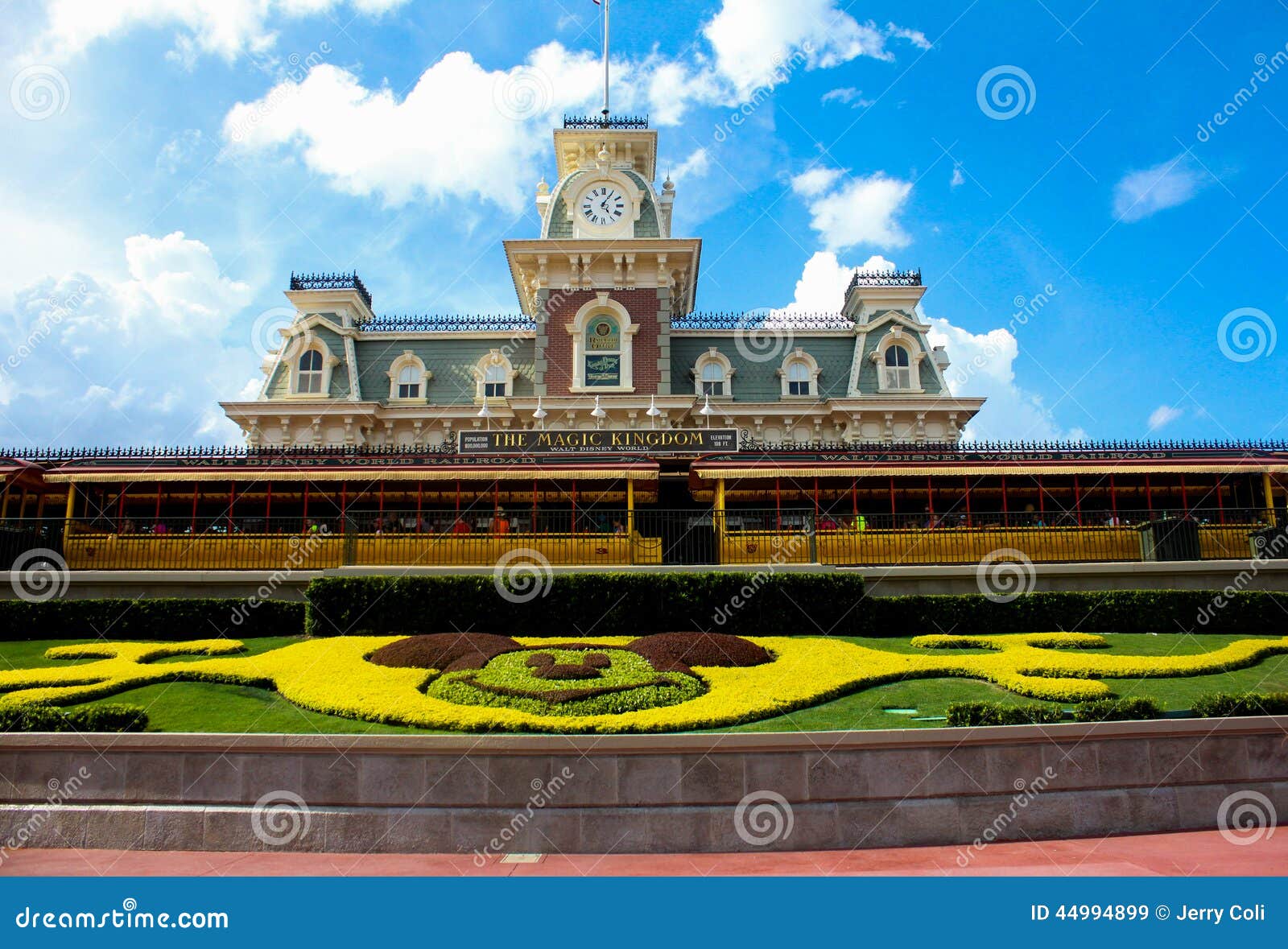 Train Station at Magic Kingdom. Editorial Stock Image - Image of walt ...