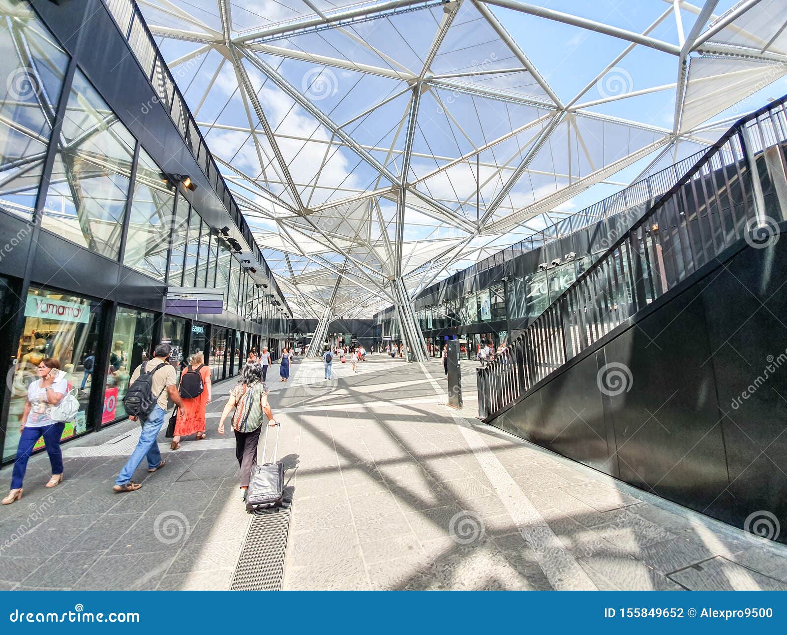 Train station in Naples editorial photography. Image of indoor - 155849652