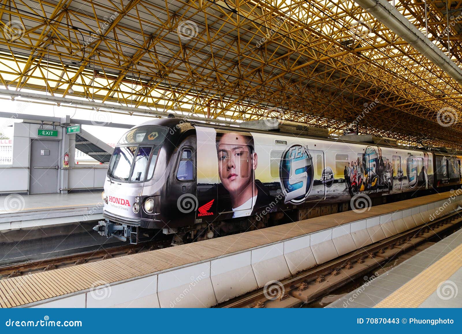 A Train Stopping at the Station in Manila, Philippines Editorial Stock ...