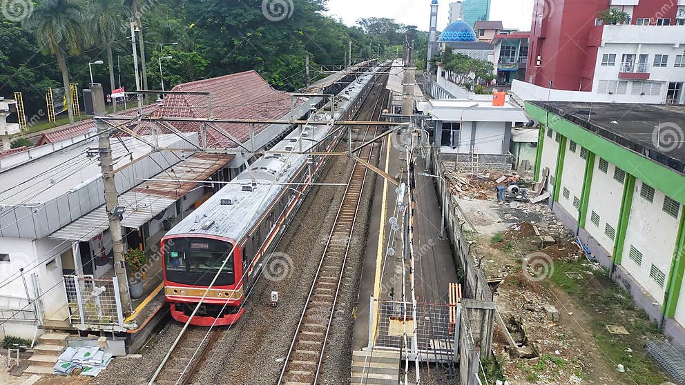 The Train Stops at the Station Editorial Stock Image - Image of ...
