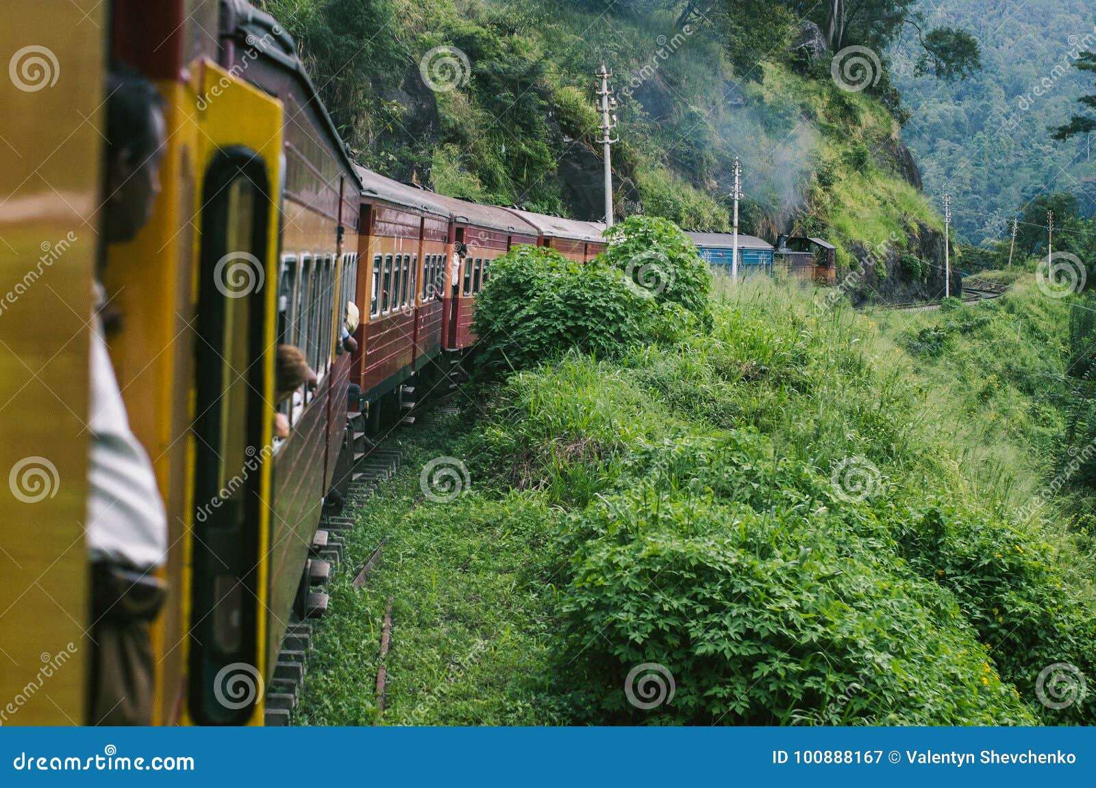 Train to Kandy in Sri editorial photography. Image of people - 100888167