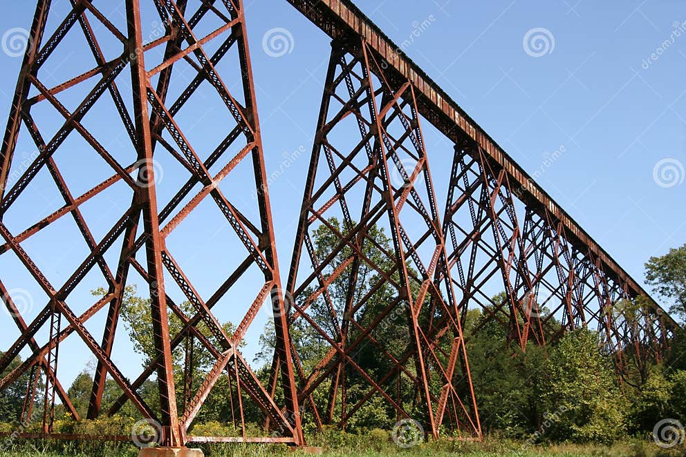 Train trestle stock photo. Image of forest, season, crossing - 19482882