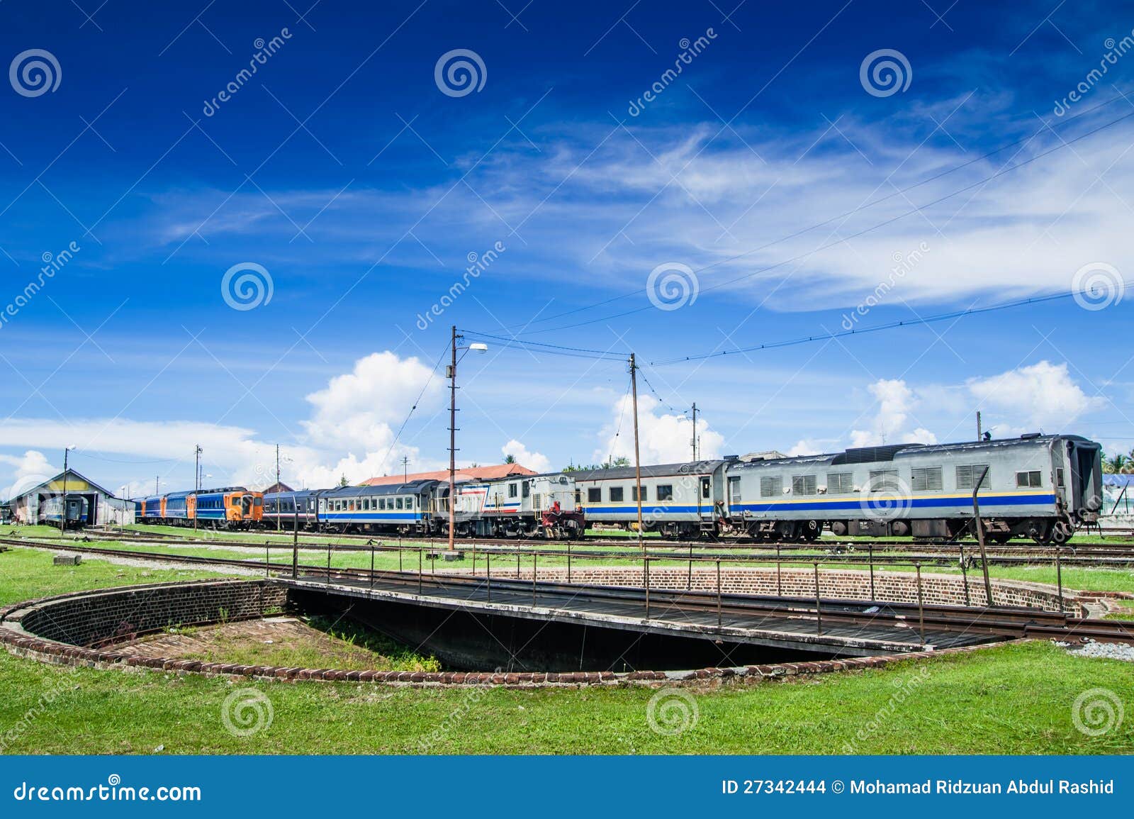 Turning Bridge Royalty-Free Stock Image | CartoonDealer.com #30946330