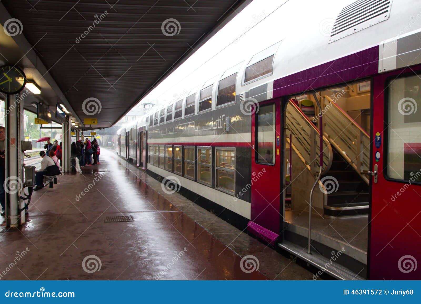 The train with two floors editorial photography. Image of train - 46391572