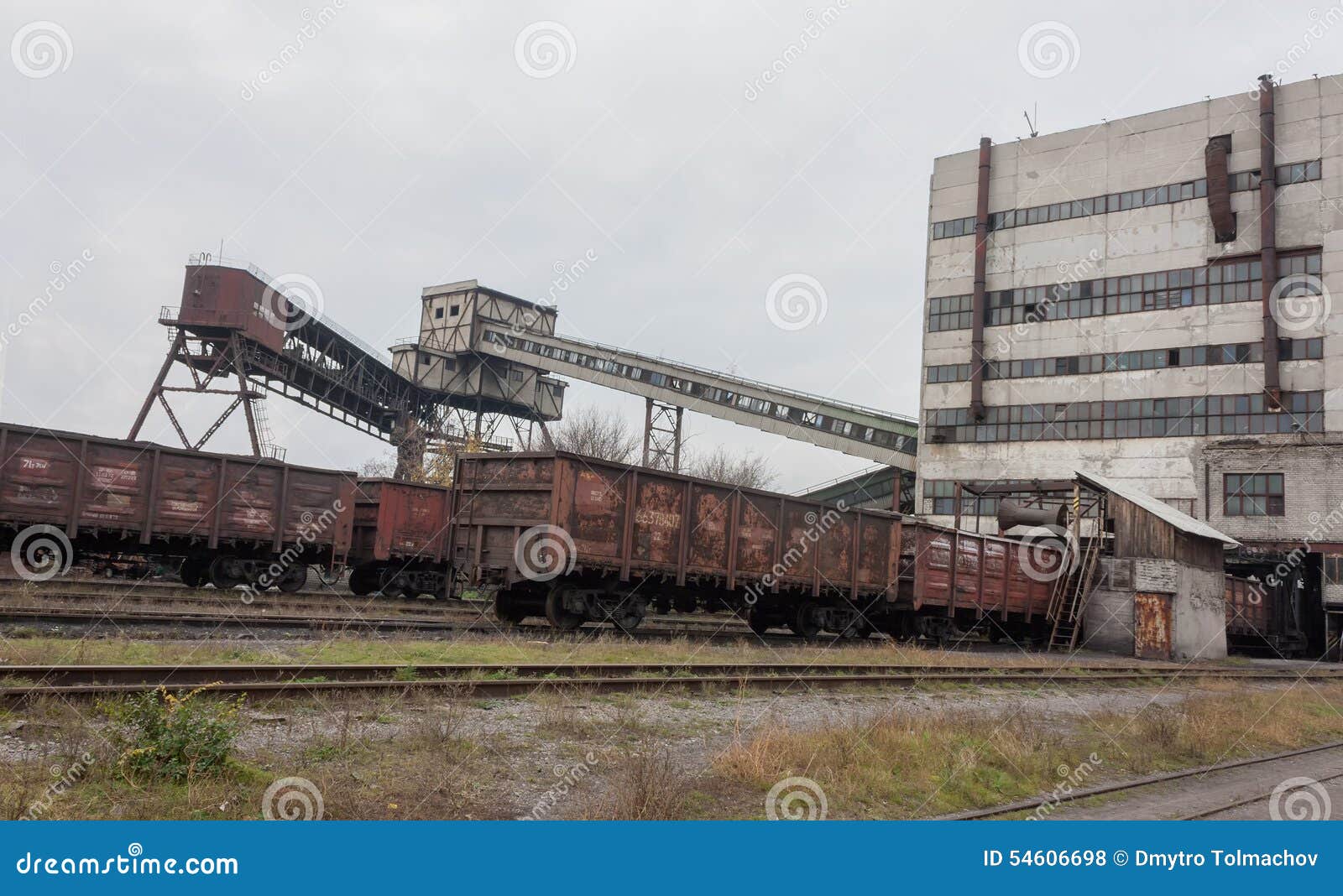 Train Under Loading of Coal Stock Photo - Image of move, material: 54606698