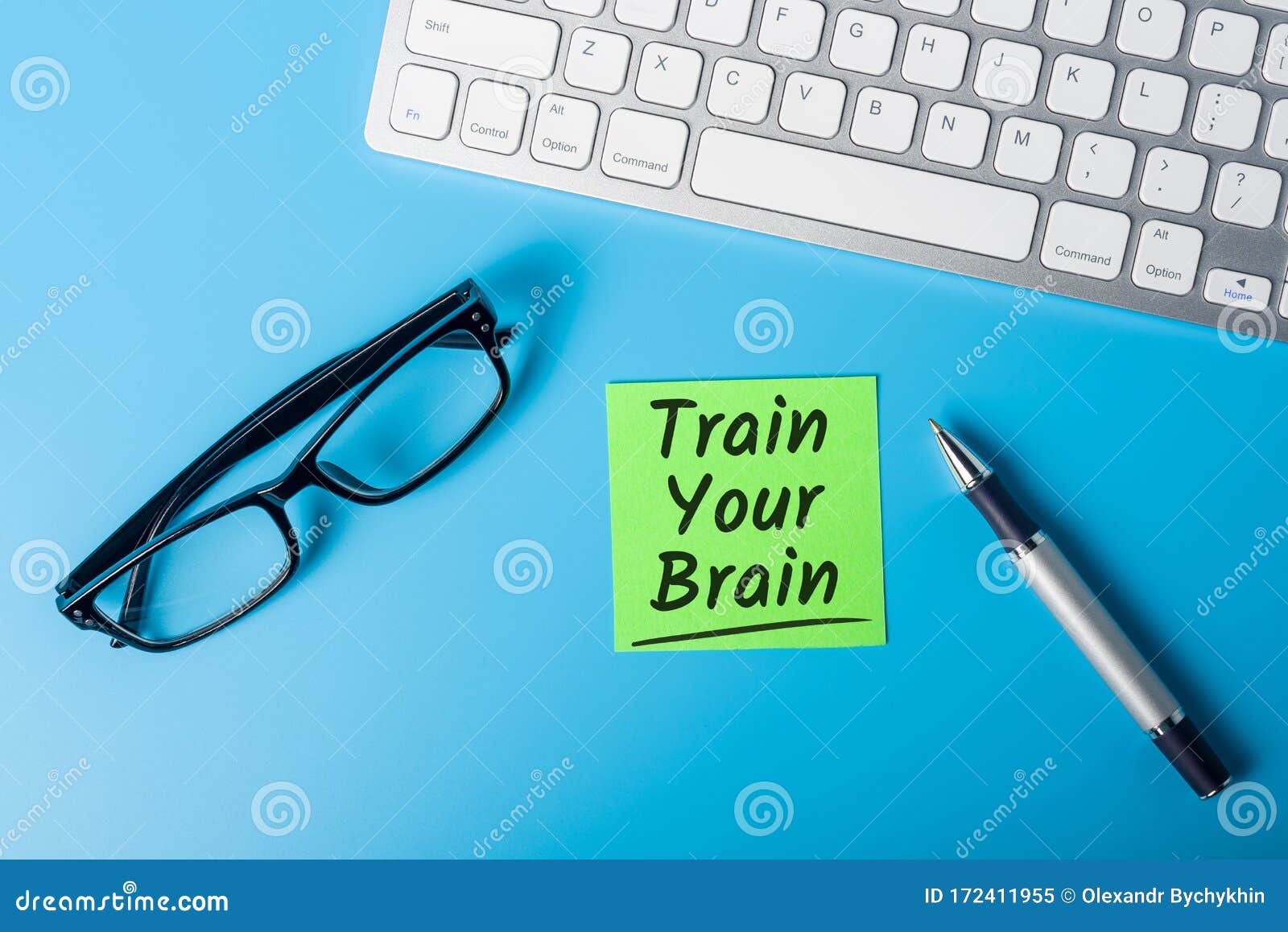 Train Your Brain - Motivating Memo on Workplace. Concept of Continuous ...