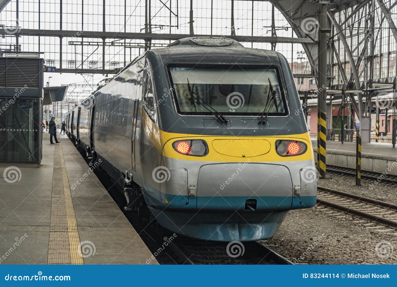 Trains in Main Station Prague Editorial Stock Image - Image of ...