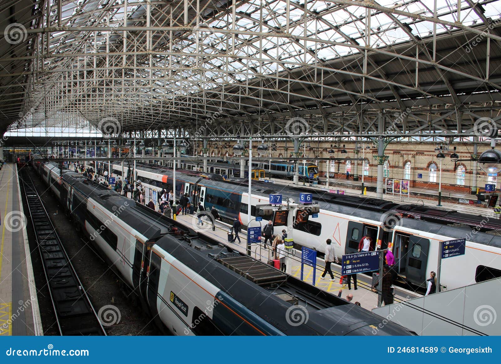 Trains at Platforms Manchester Piccadilly Station Editorial Stock Image ...