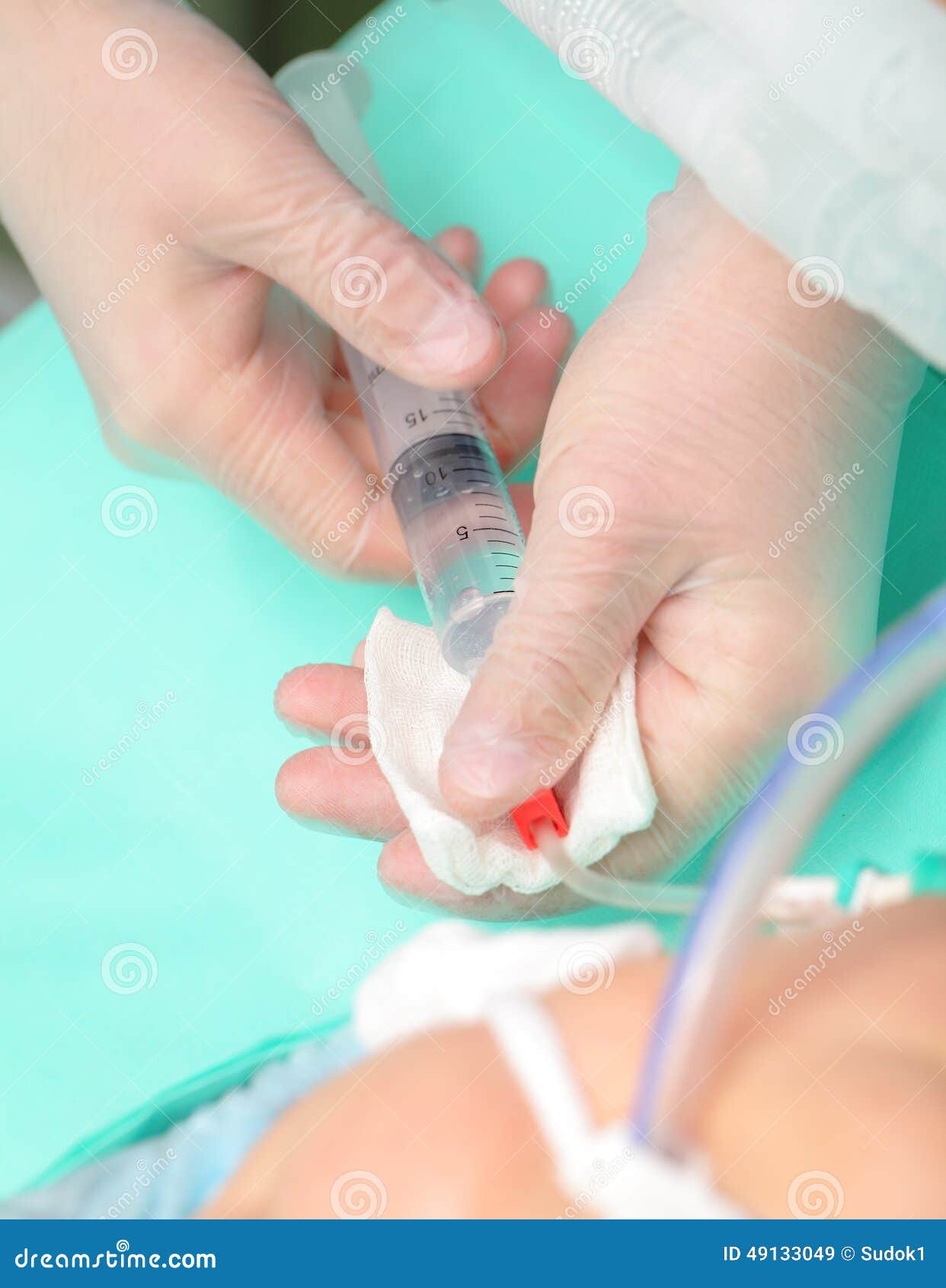 Traitement D'un Patient Par L'injection Intraveineuse Image stock ...