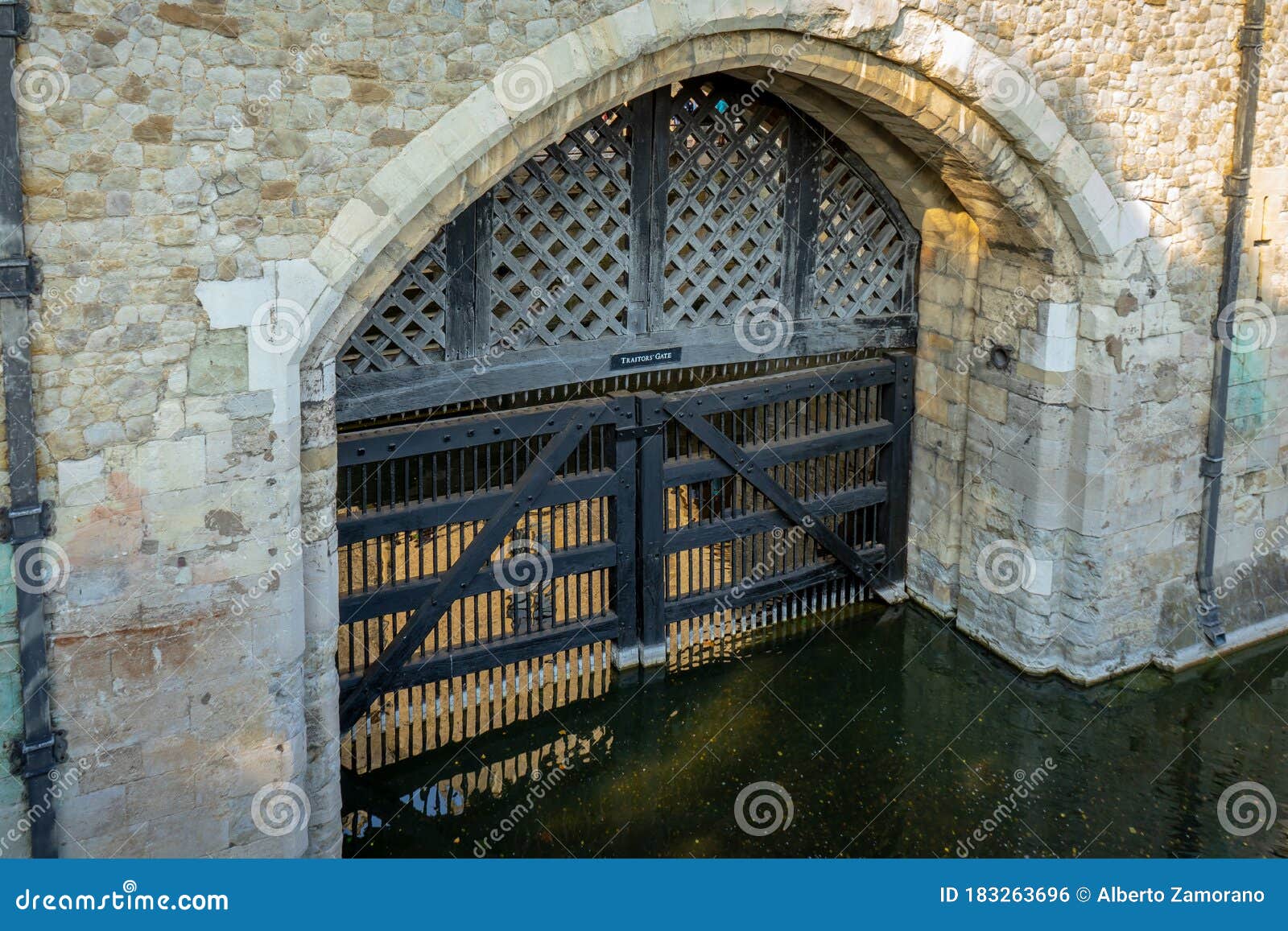Traitors Gate in London, UK Stock Photo - Image of arch, architecture ...