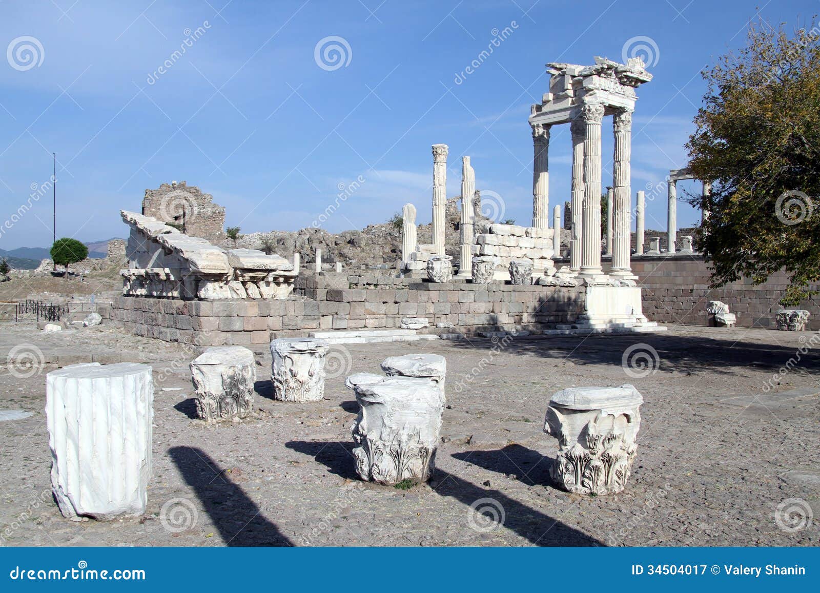 Trajan temple in Pergam stock image. Image of turkey - 34504017