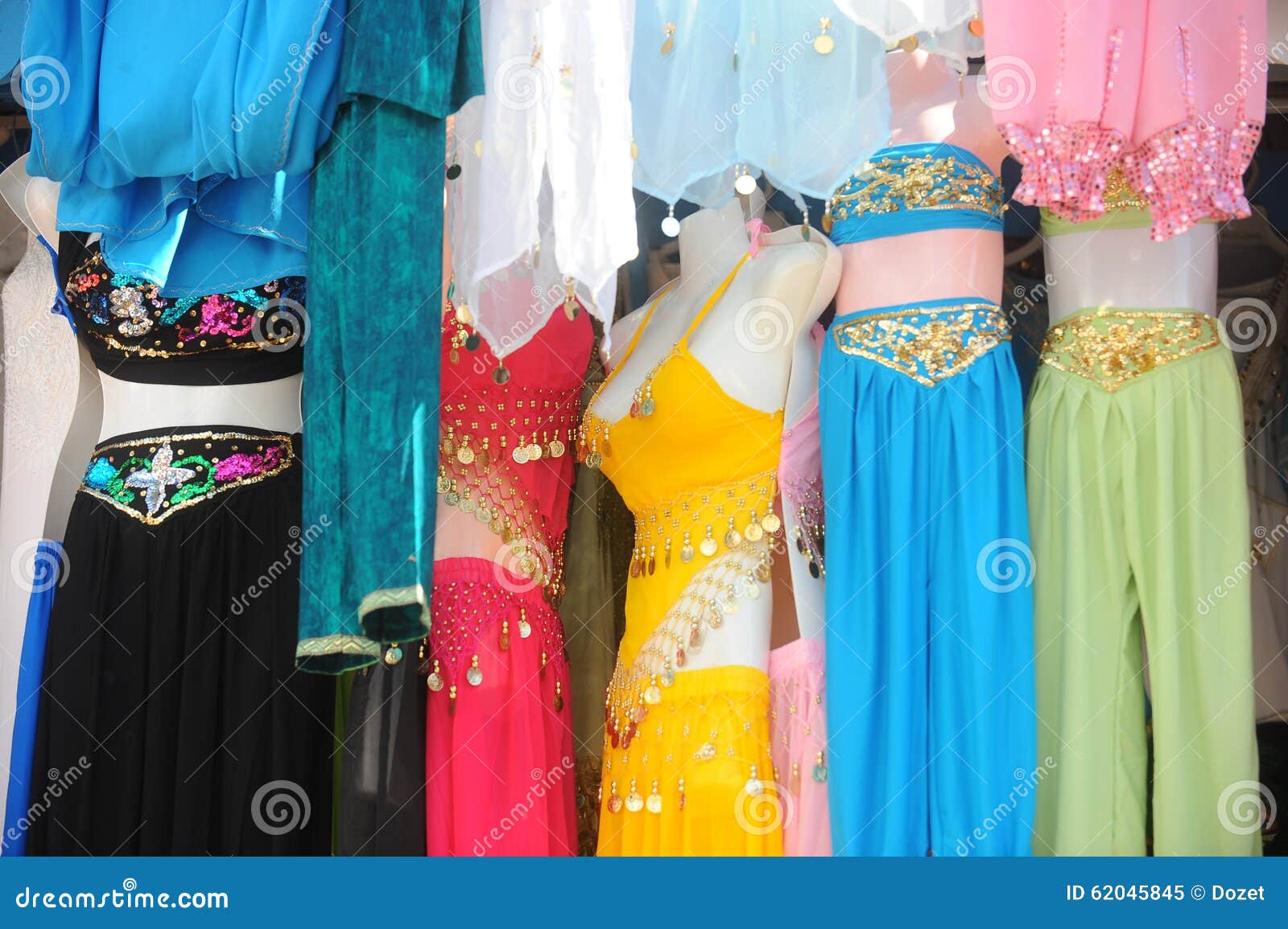 Traje tradicional turco imagen de archivo. Imagen de danza - 62045845