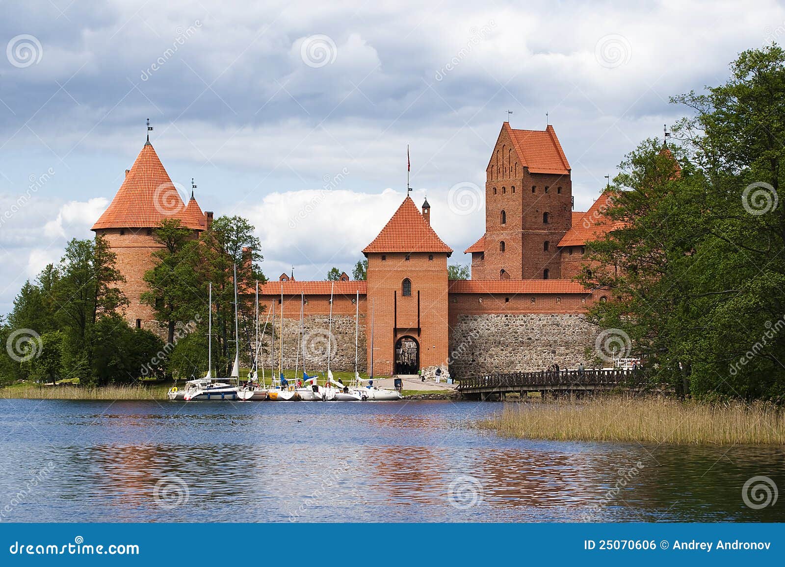Trakai Castle stock photo. Image of boat, historical - 25070606