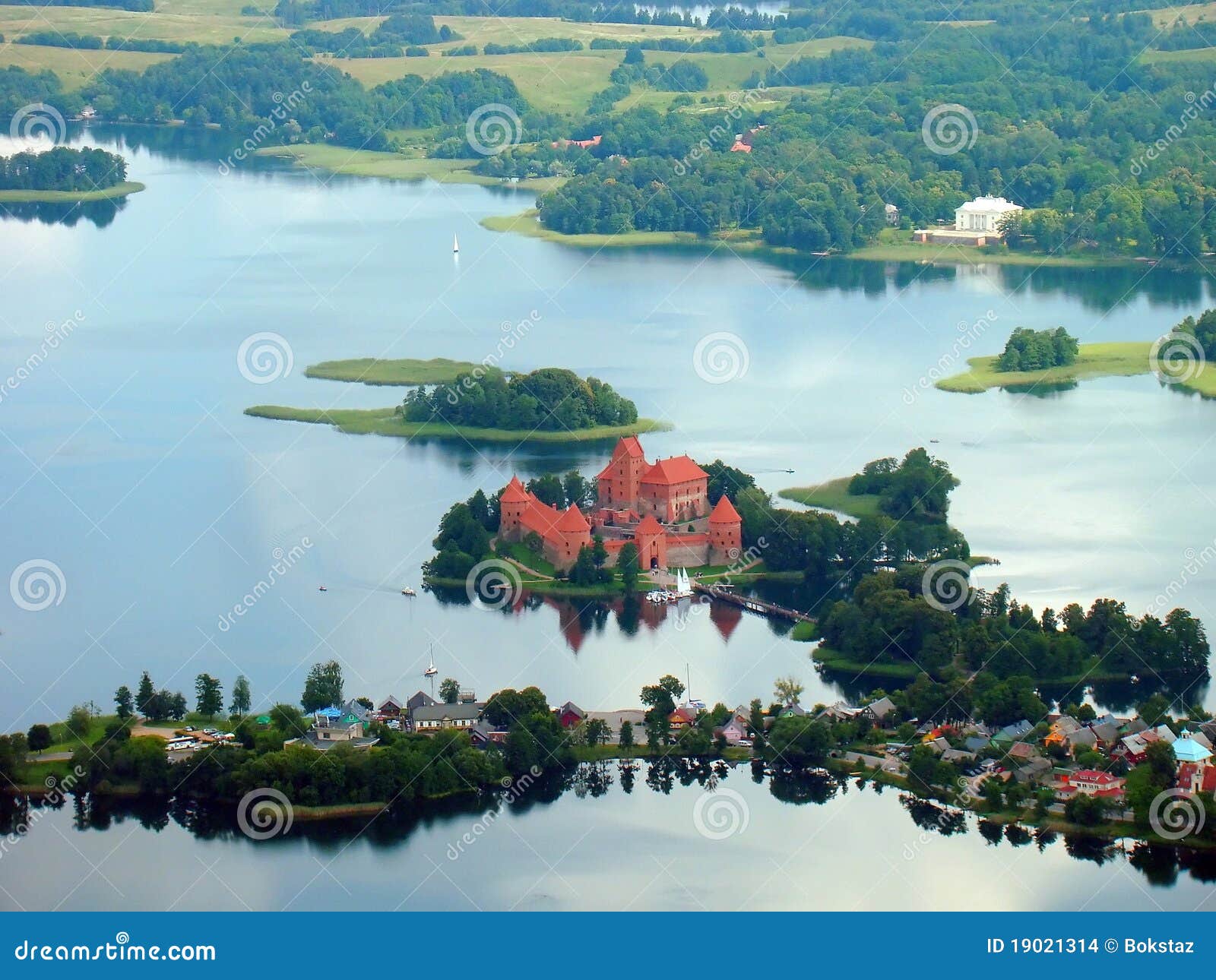 Trakai castle in the lake stock photo. Image of lithuania - 19021314