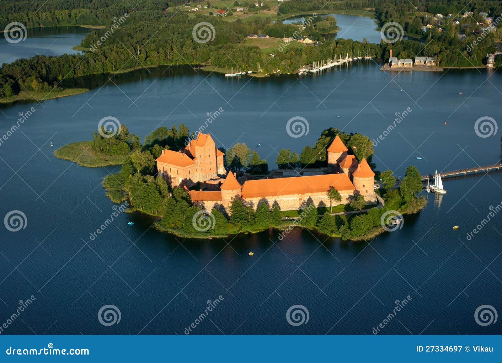 Trakai castle in Lithuania stock image. Image of vilnius - 27334697