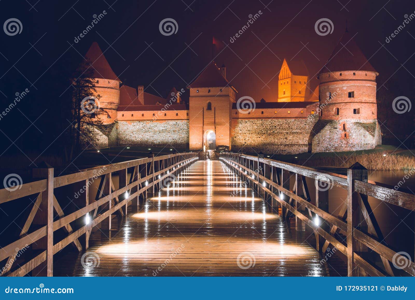 Trakai Island Castle at Night Stock Image - Image of castle, fortress ...
