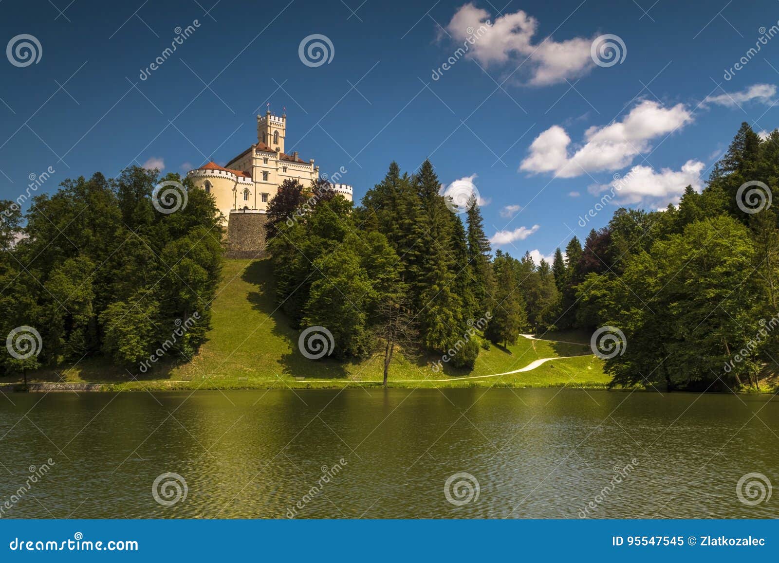 Trakoscan Castle in Croatia Stock Image - Image of lake, architecture ...