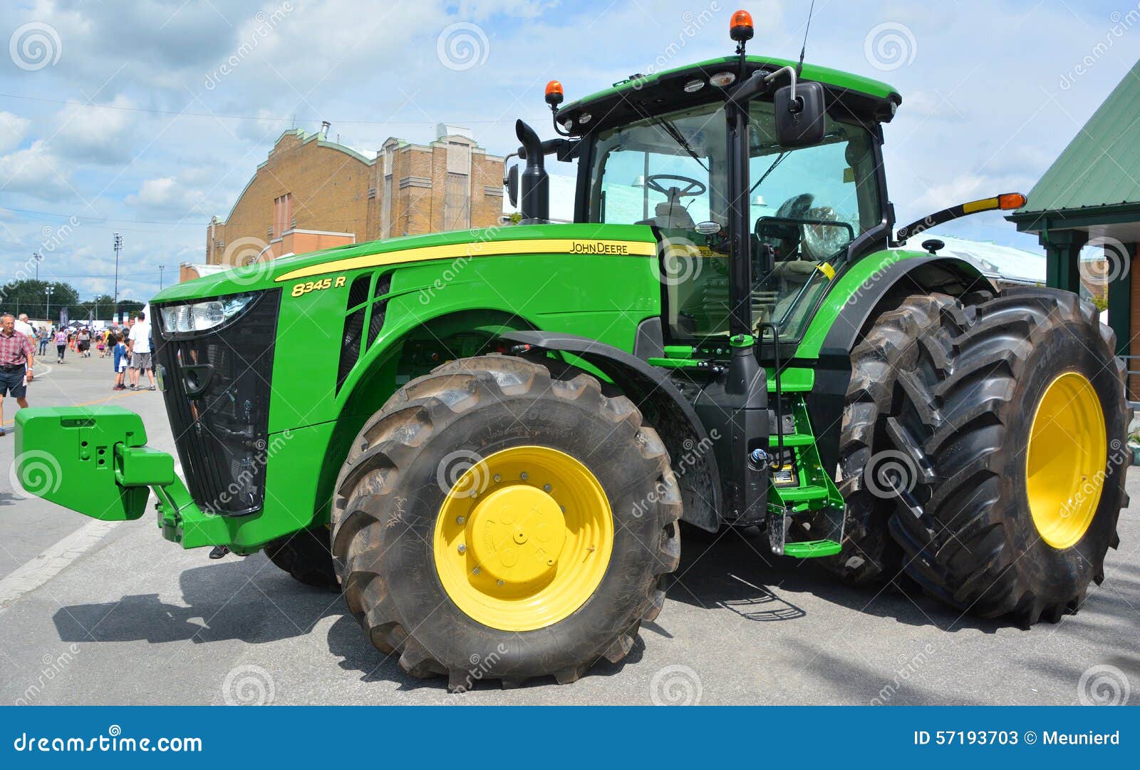Traktor John Deere 8345 R redaktionelles stockfoto. Bild von juli ...