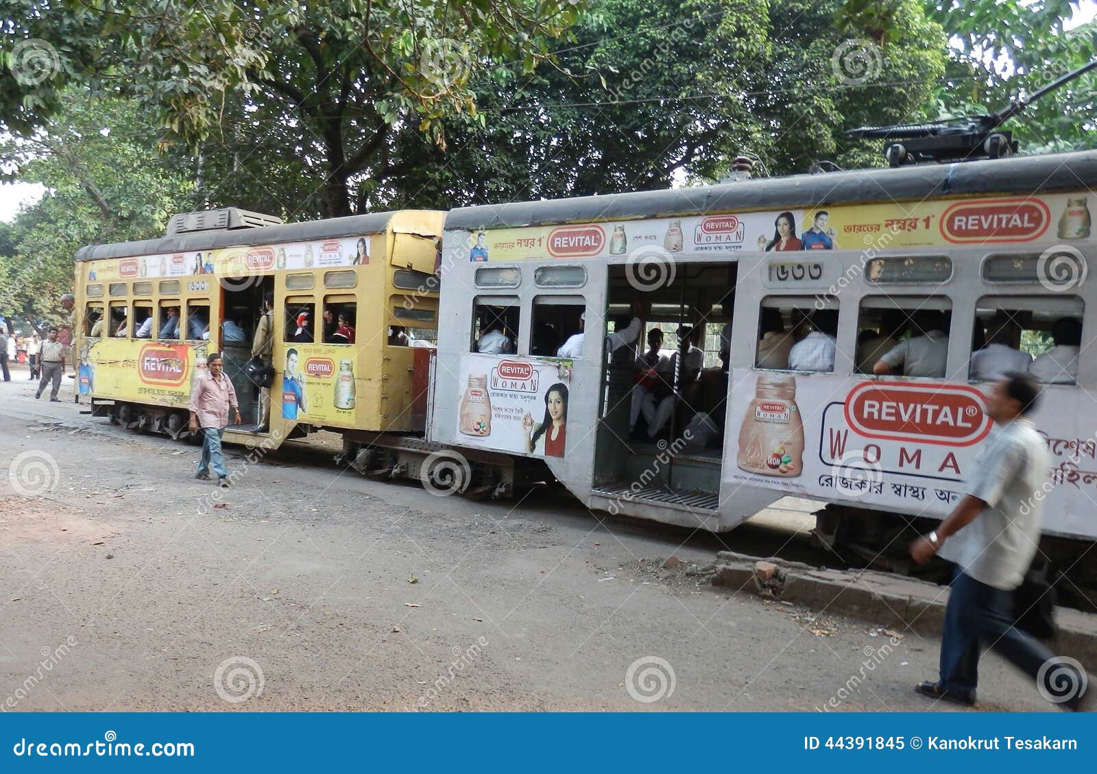 Tram in Calcutta editorial image. Image of transportation - 44391845