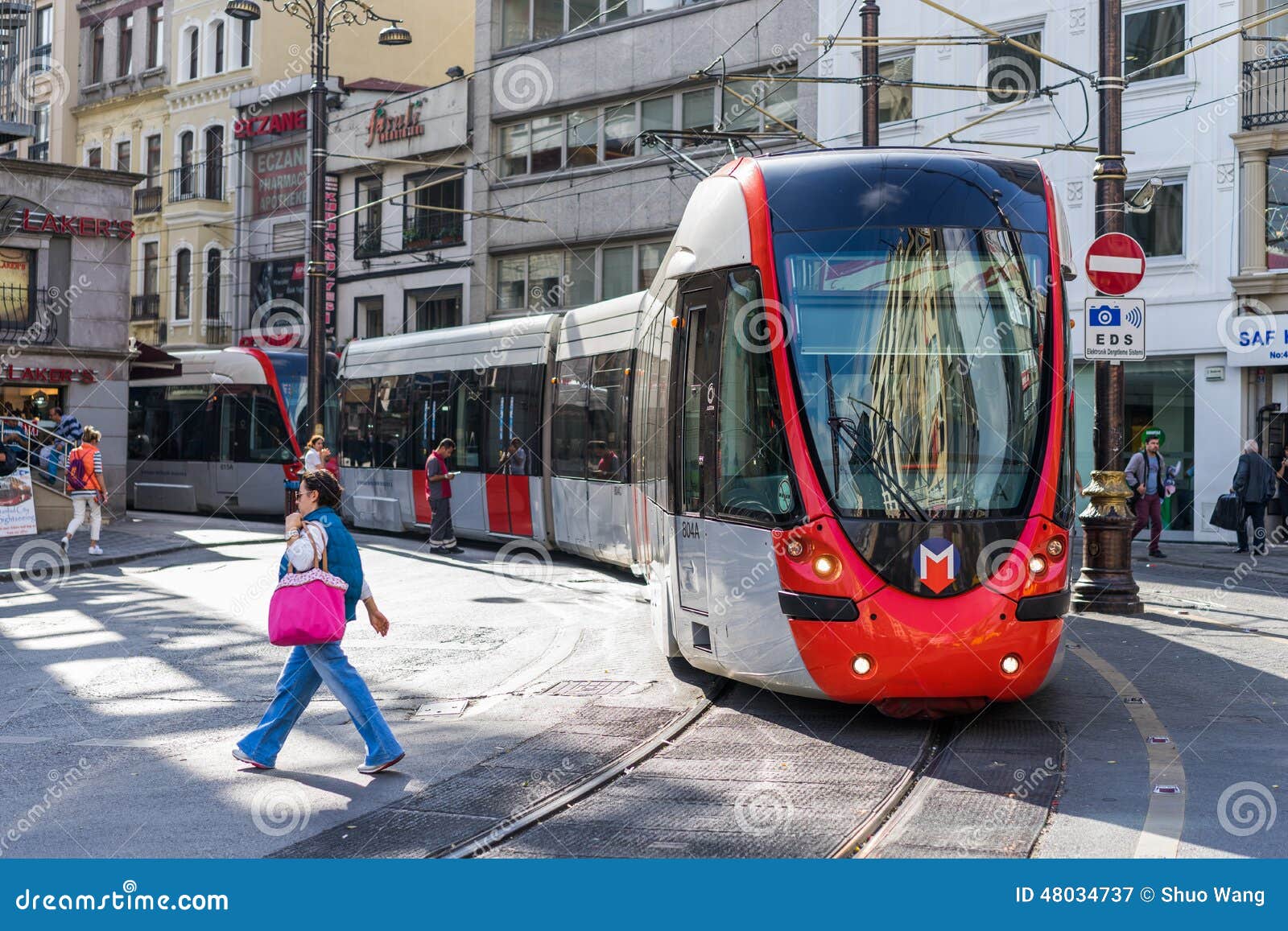 Tram in Downtown in Istanbul Editorial Photography - Image of people ...