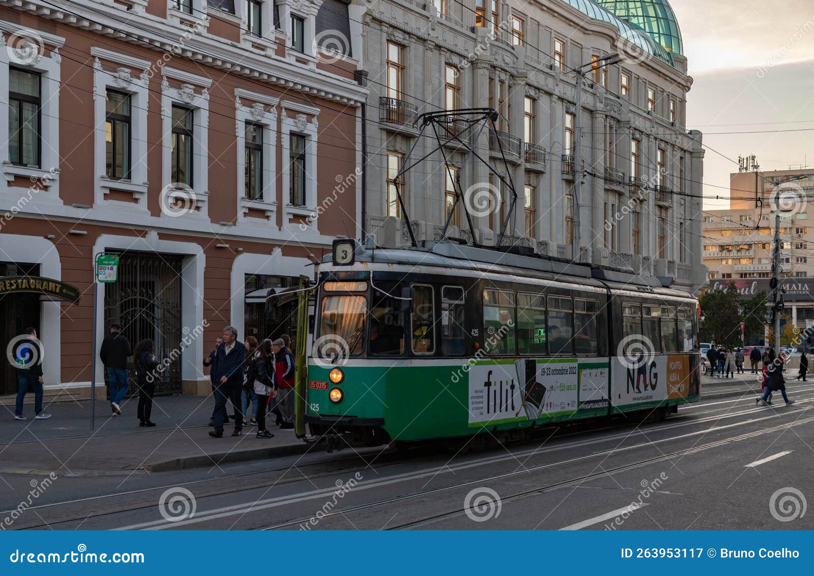 Tram in Iasi editorial photography. Image of iaei, tracks - 263953117