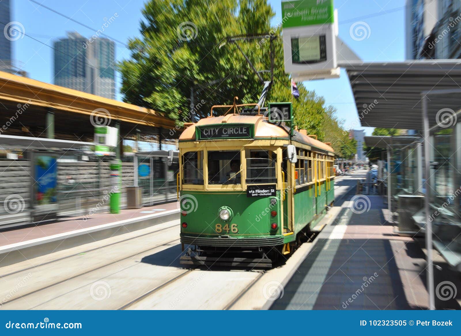 Tram in Melbourne redaktionelles bild. Bild von schiene - 102323505