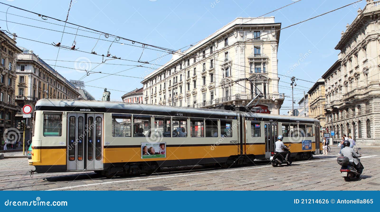 Tram in Milan, Italy editorial photo. Image of people - 21214626
