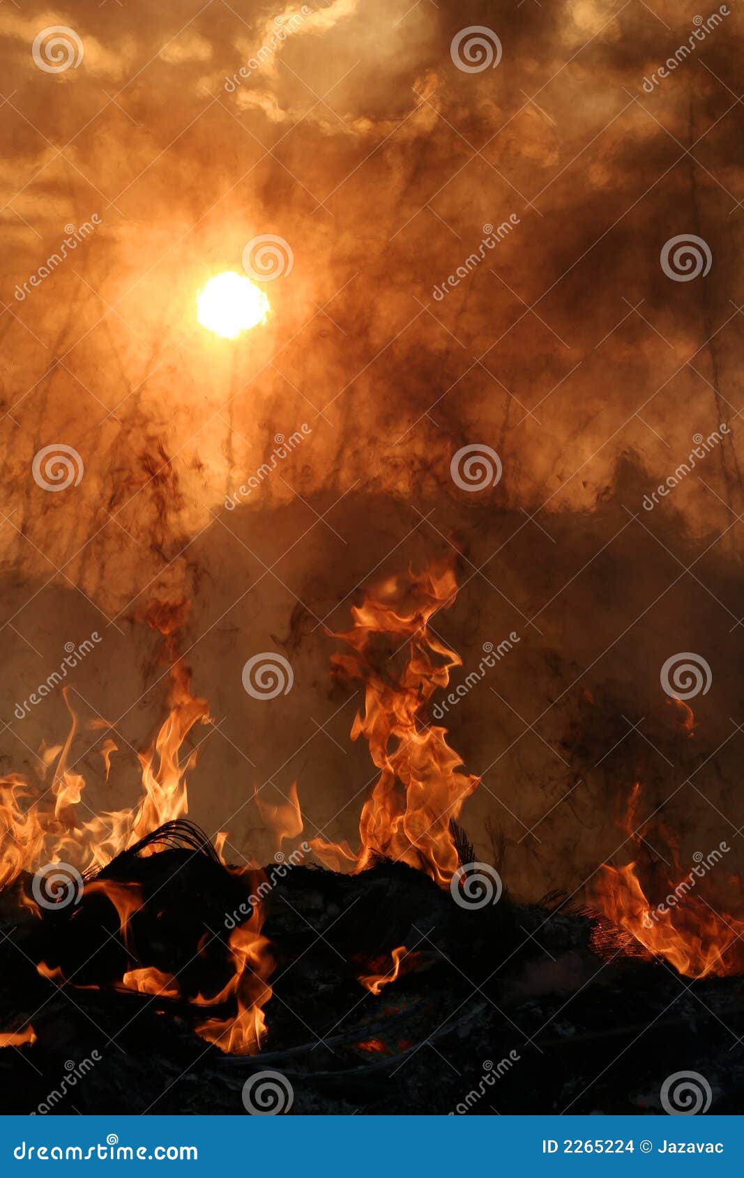 Tramonto di inferno fotografia stock. Immagine di calmarsi - 2265224