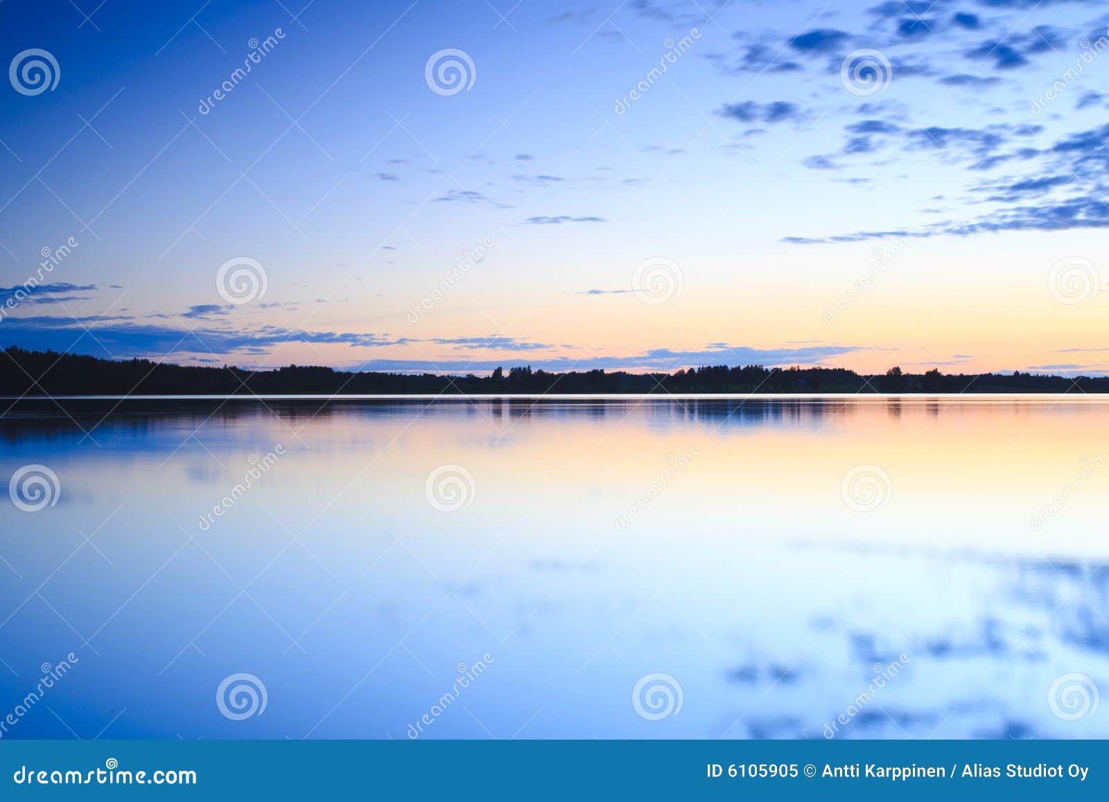 Tramonto nel lago immagine stock. Immagine di insieme - 6105905