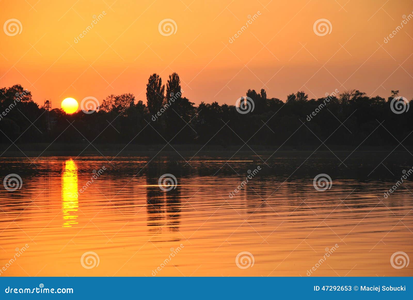 Tramonto Sopra Il Lago Polacco Immagine Stock - Immagine di tramonto ...