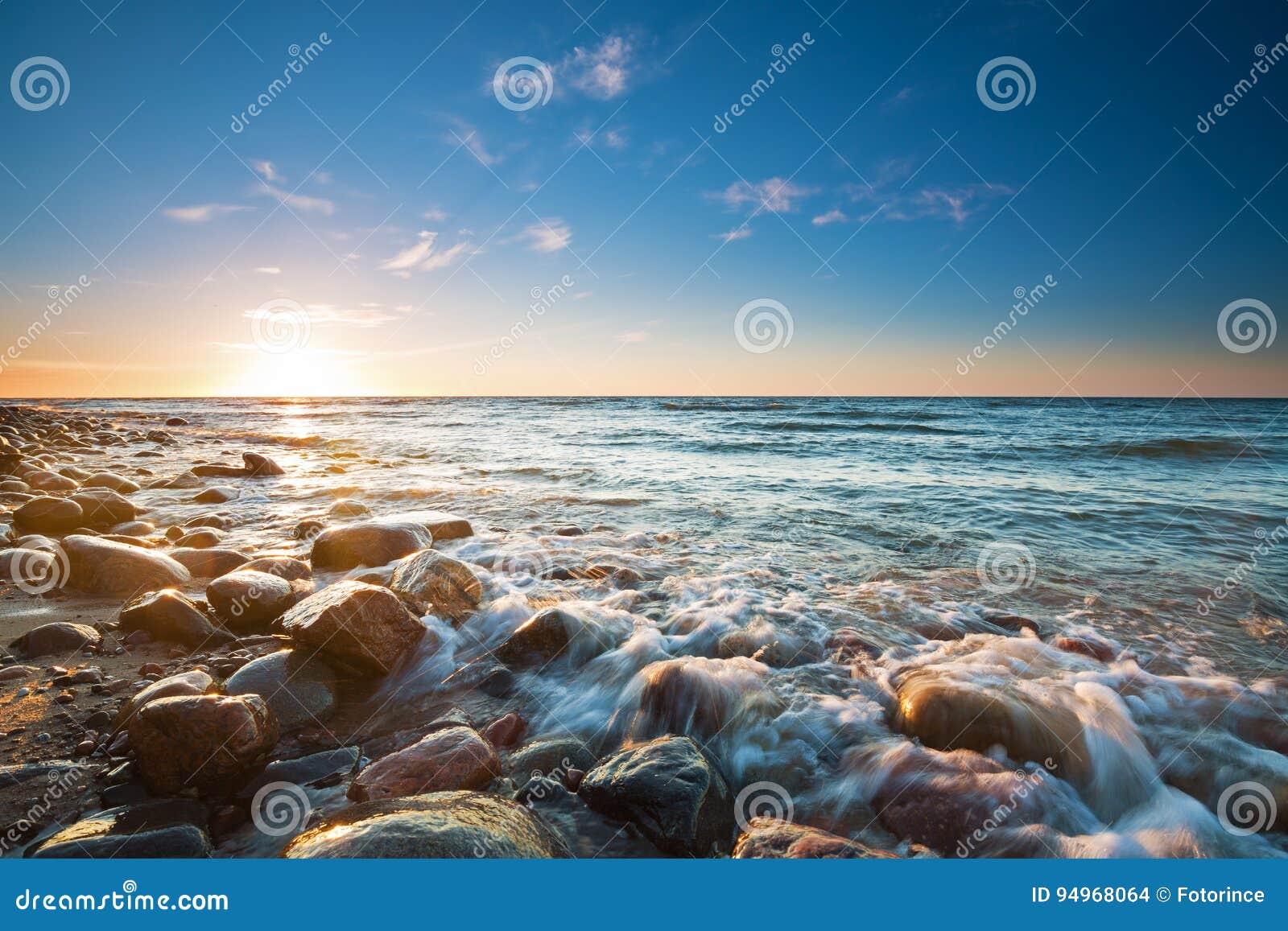 Tramonto Sopra Il Mar Baltico Fotografia Stock - Immagine di sole ...